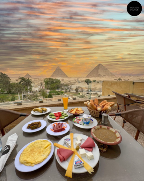 Dine While Gazing At The Pyramids From This Rooftop! » This is Cairo